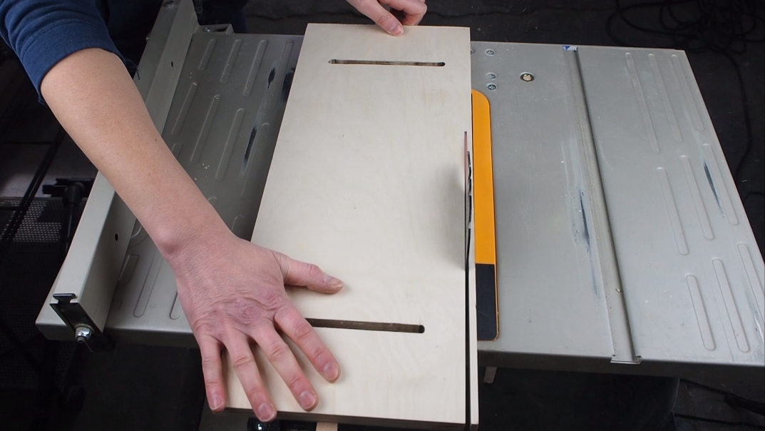 Make a Tapering Jig for the table saw – DIY Montreal