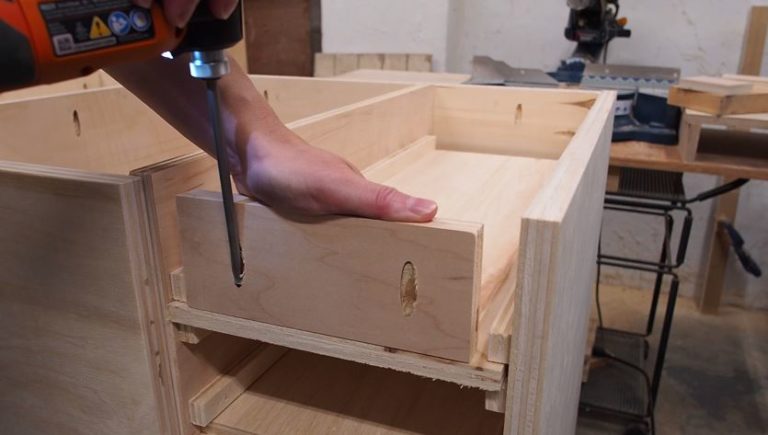 Router Cabinet – DIY Router Table Build | DIY Montreal