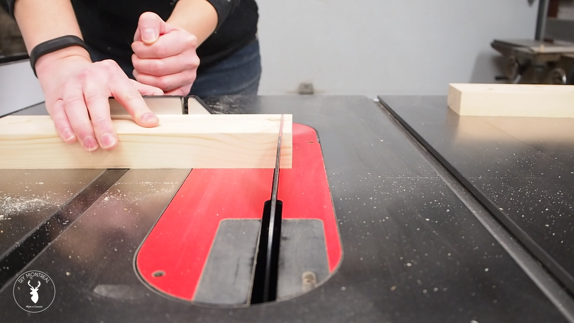 Trapezoid Leg Bench – DIY Montreal