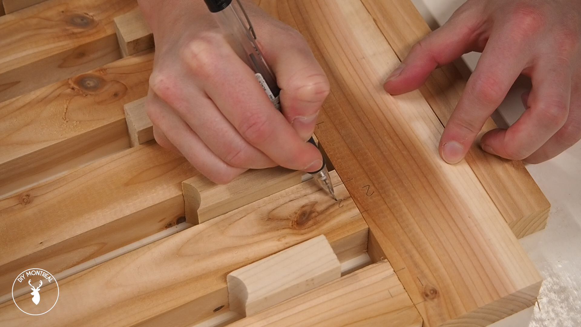 Slatted Cube Table - DIY Montreal