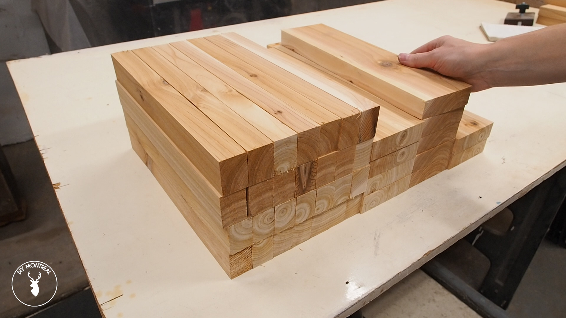 Slatted Cube Table - DIY Montreal