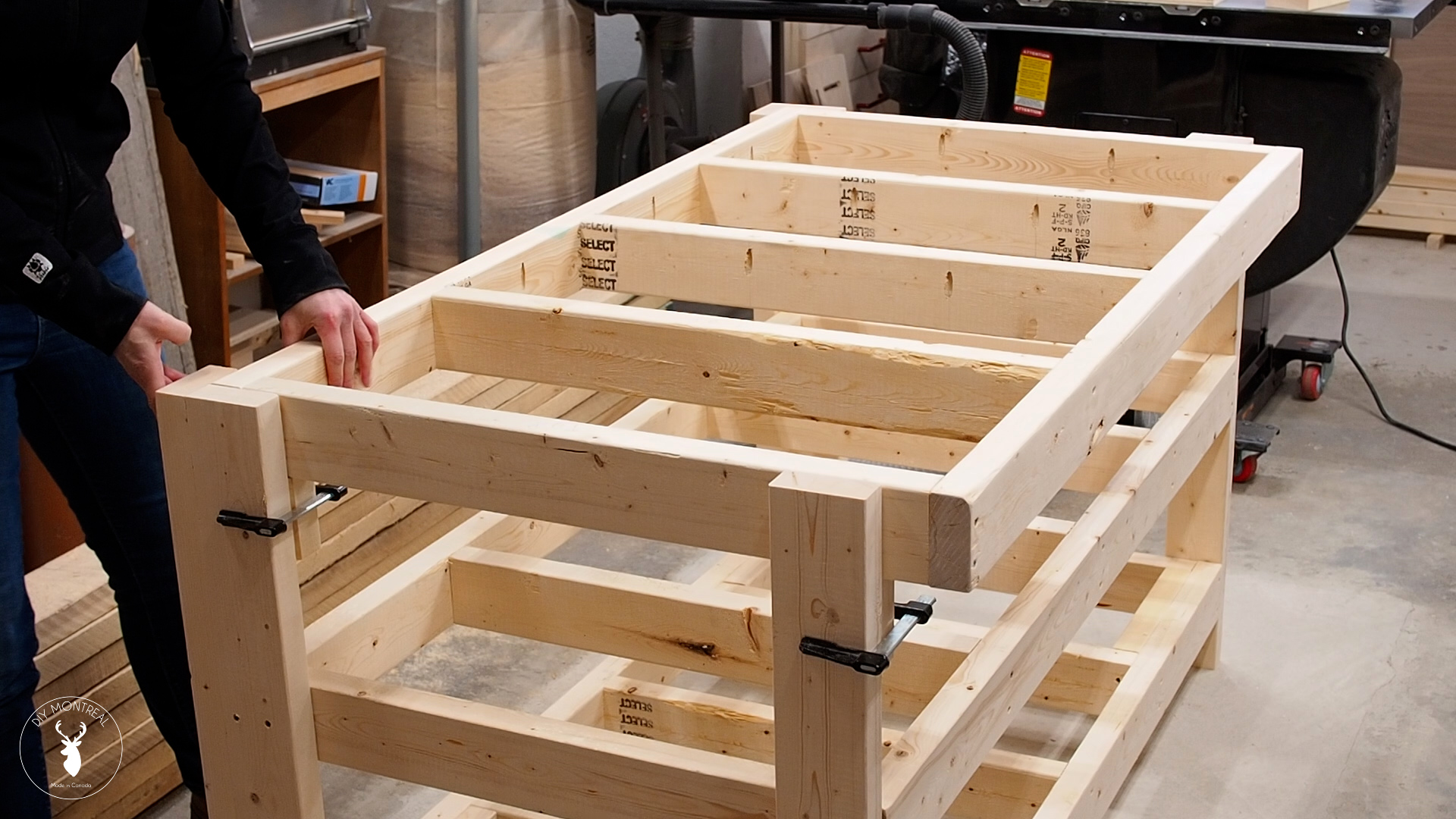 Outfeed Table / Workbench | Mobile & Leveling | DIY Montreal