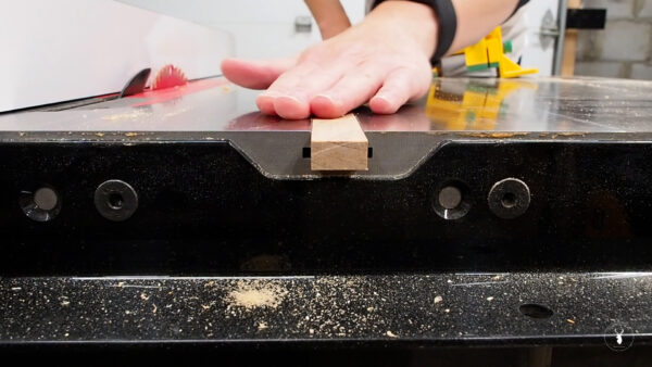 45 Degree Table Saw Sled – DIY Montreal