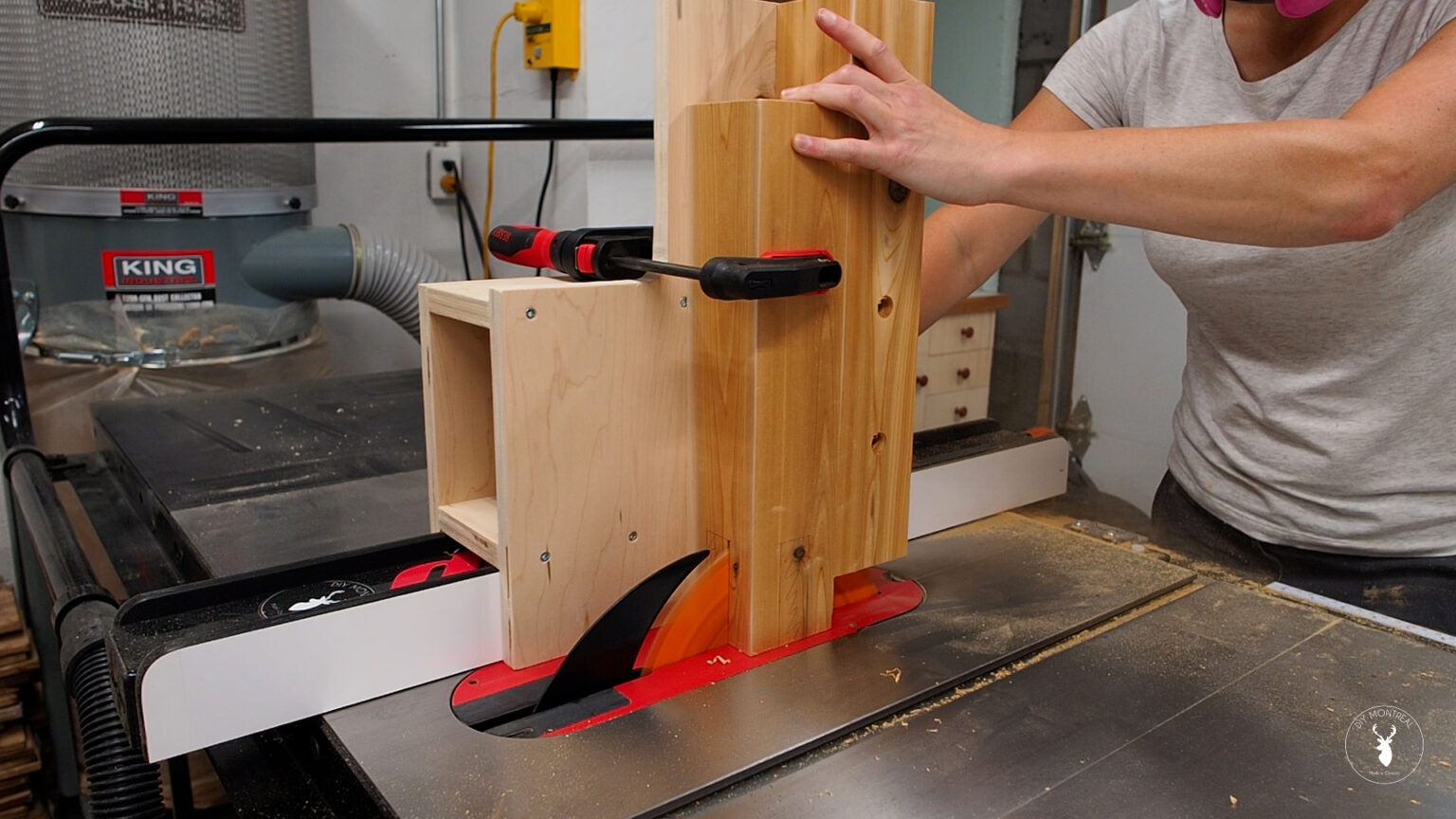 Build an Outdoor Coffee Table with Castle Joints – DIY Montreal