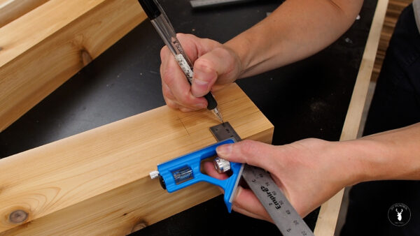 Build an Outdoor Coffee Table with Castle Joints – DIY Montreal