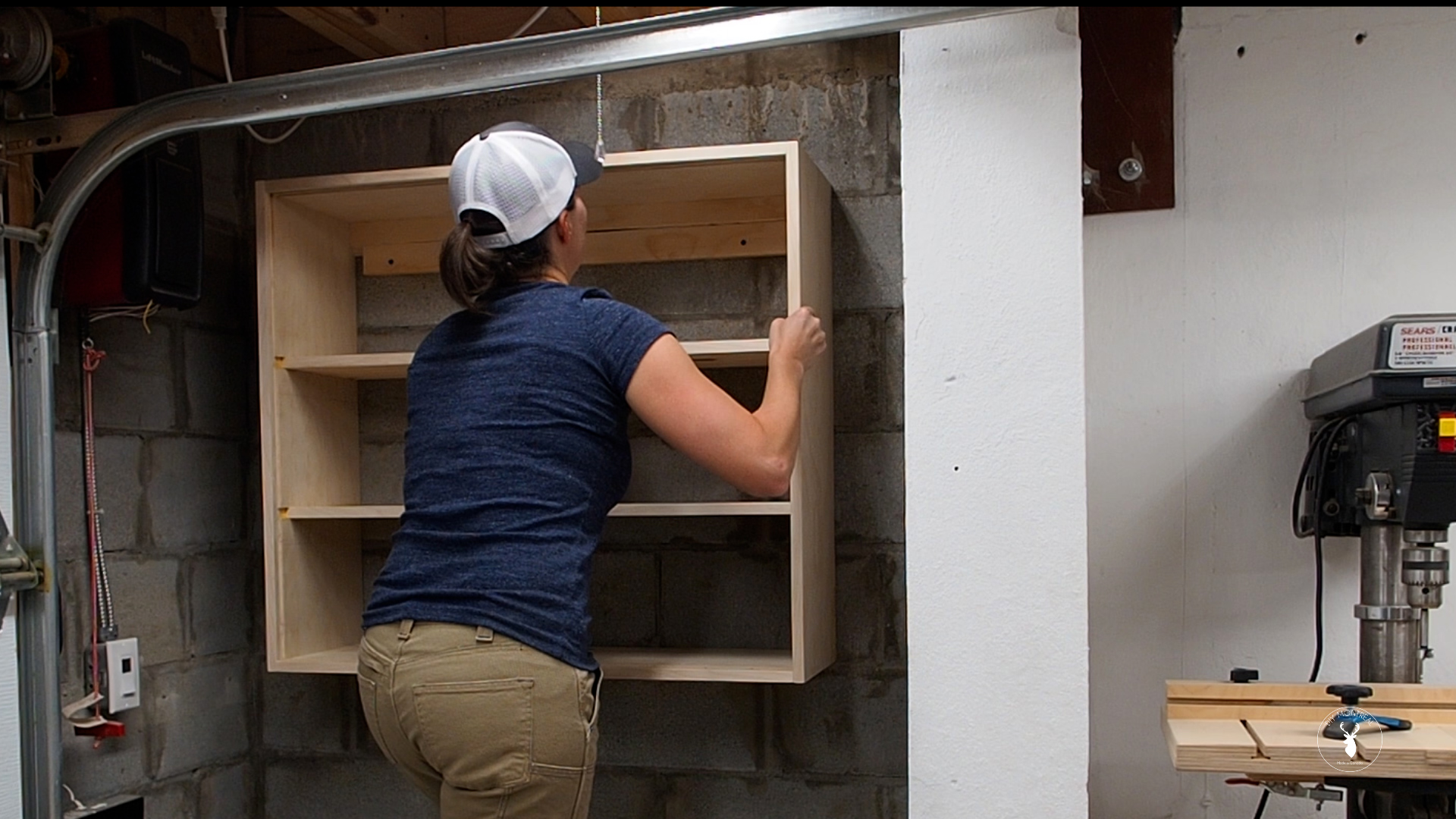 DIY Storage Cabinet With Sliding Doors - DIY Montreal