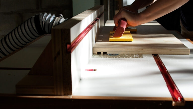 DIY Storage Cabinet With Sliding Doors – DIY Montreal