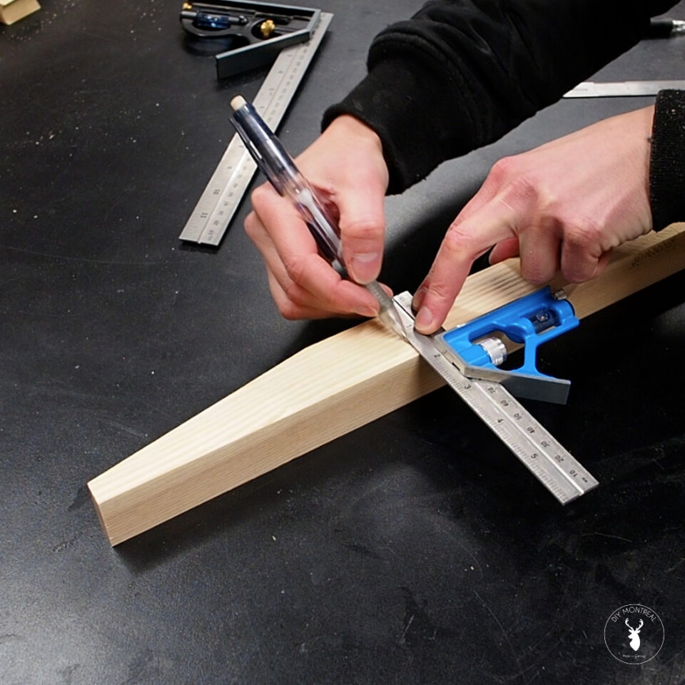 DIY Modern Free Standing Coat Rack | DIY Montreal