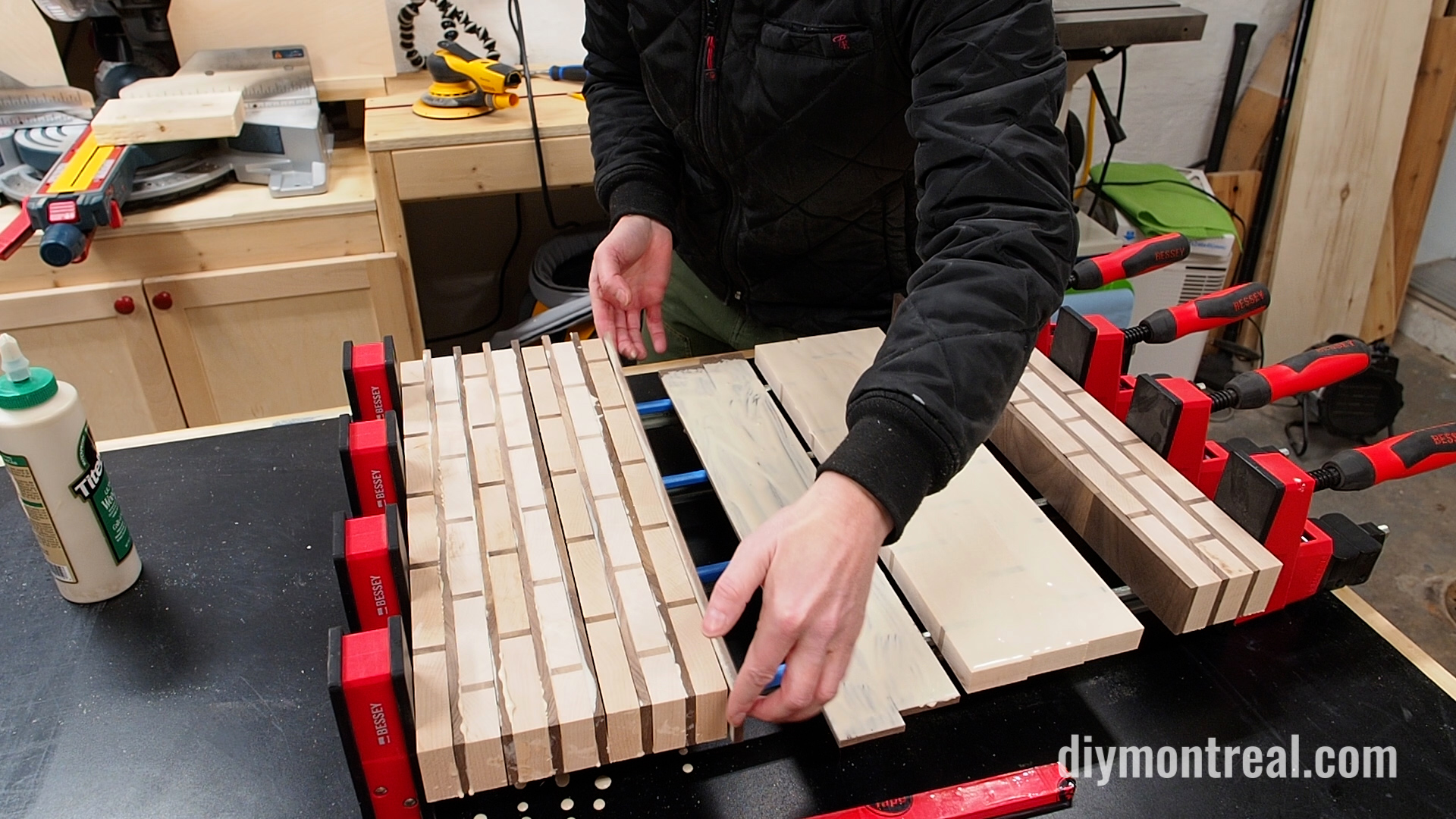 Brick Pattern End Grain Cutting Board | DIY Montreal