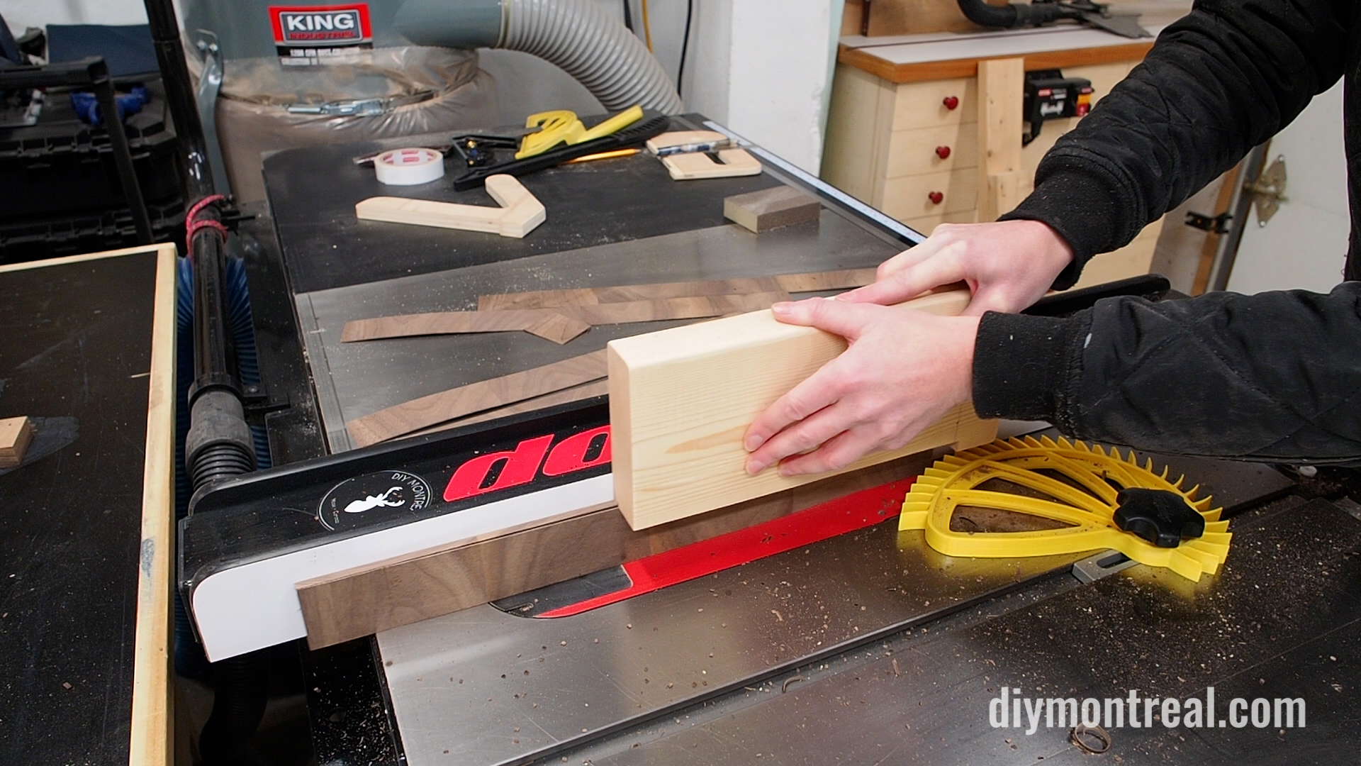 Brick Pattern End Grain Cutting Board | DIY Montreal